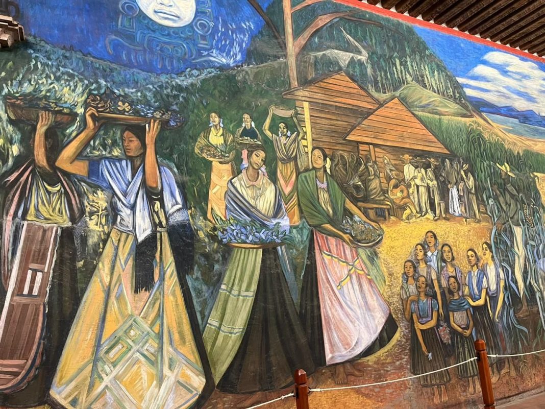 Conoce la historia de Michoacán a través de los murales de Zalce | El Clarín