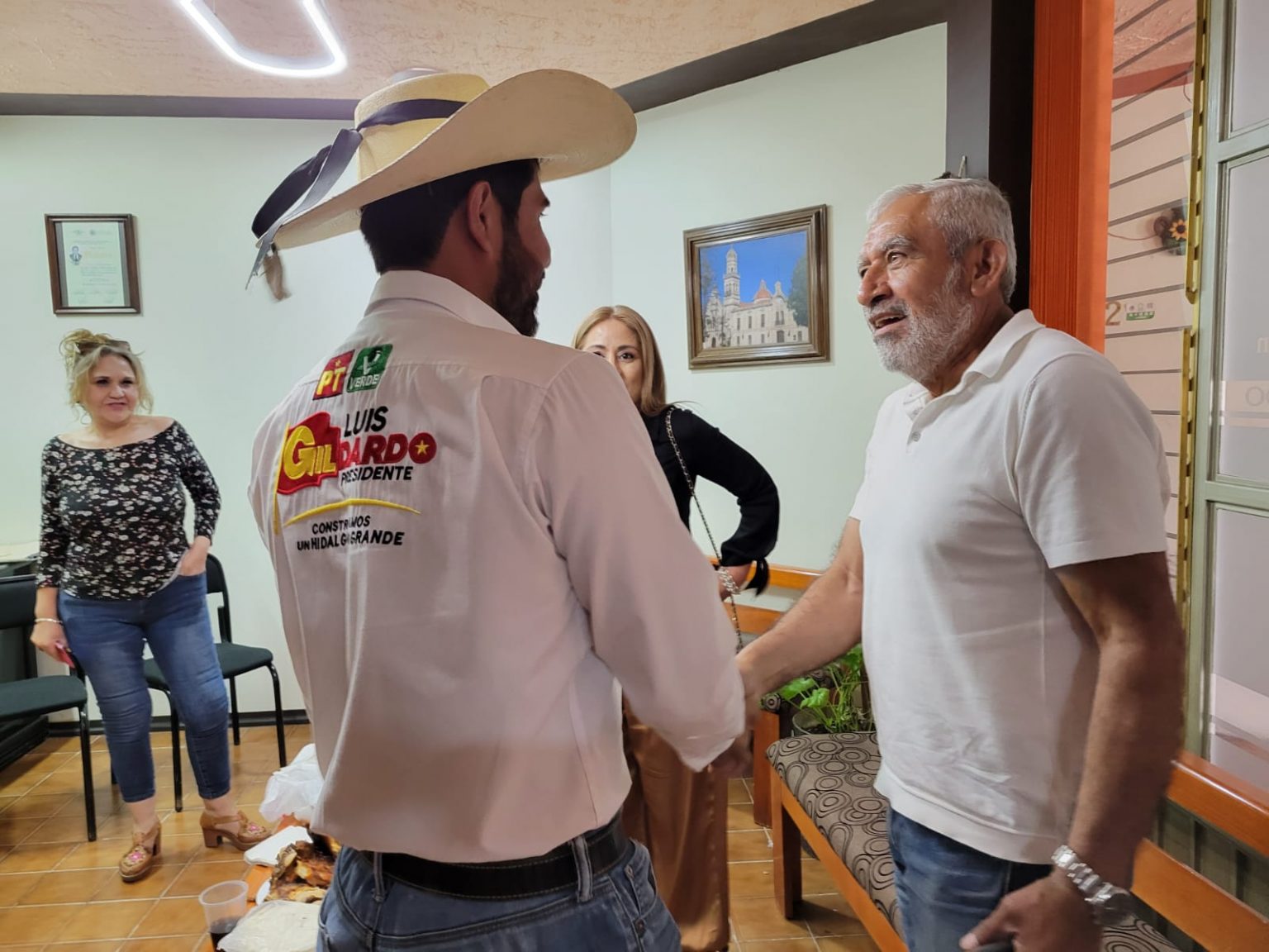 Luis Gildardo López Bernal, se reunió con el Lic. Antonio Segura ...