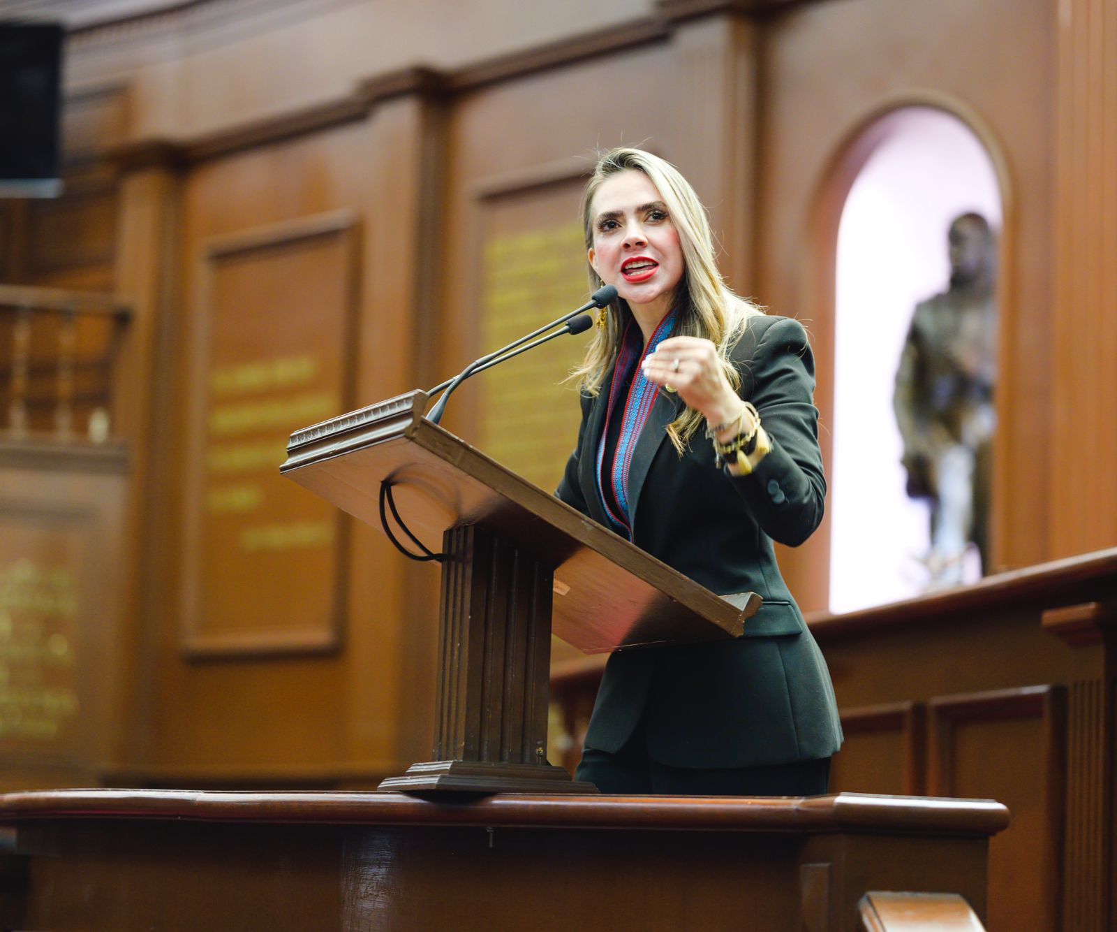 Samanta Flores lanza iniciativa para penalizar enérgicamente perfiles ...