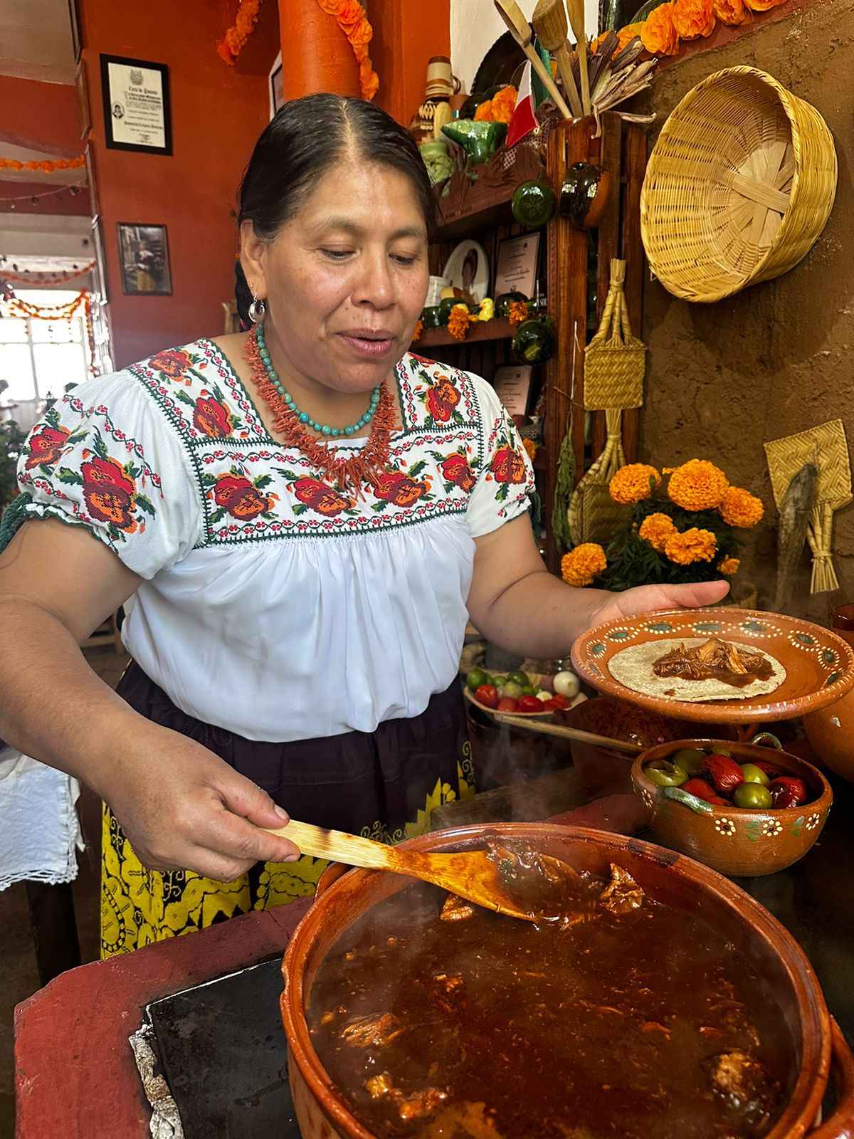 Un toque de sabor al corazón en el taller de cocina de Rosalba Morales ...