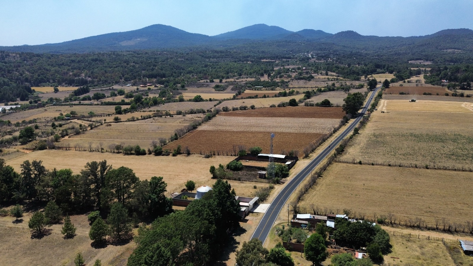 Rehabilitación carretera beneficia comunidades indígenas en zona ...