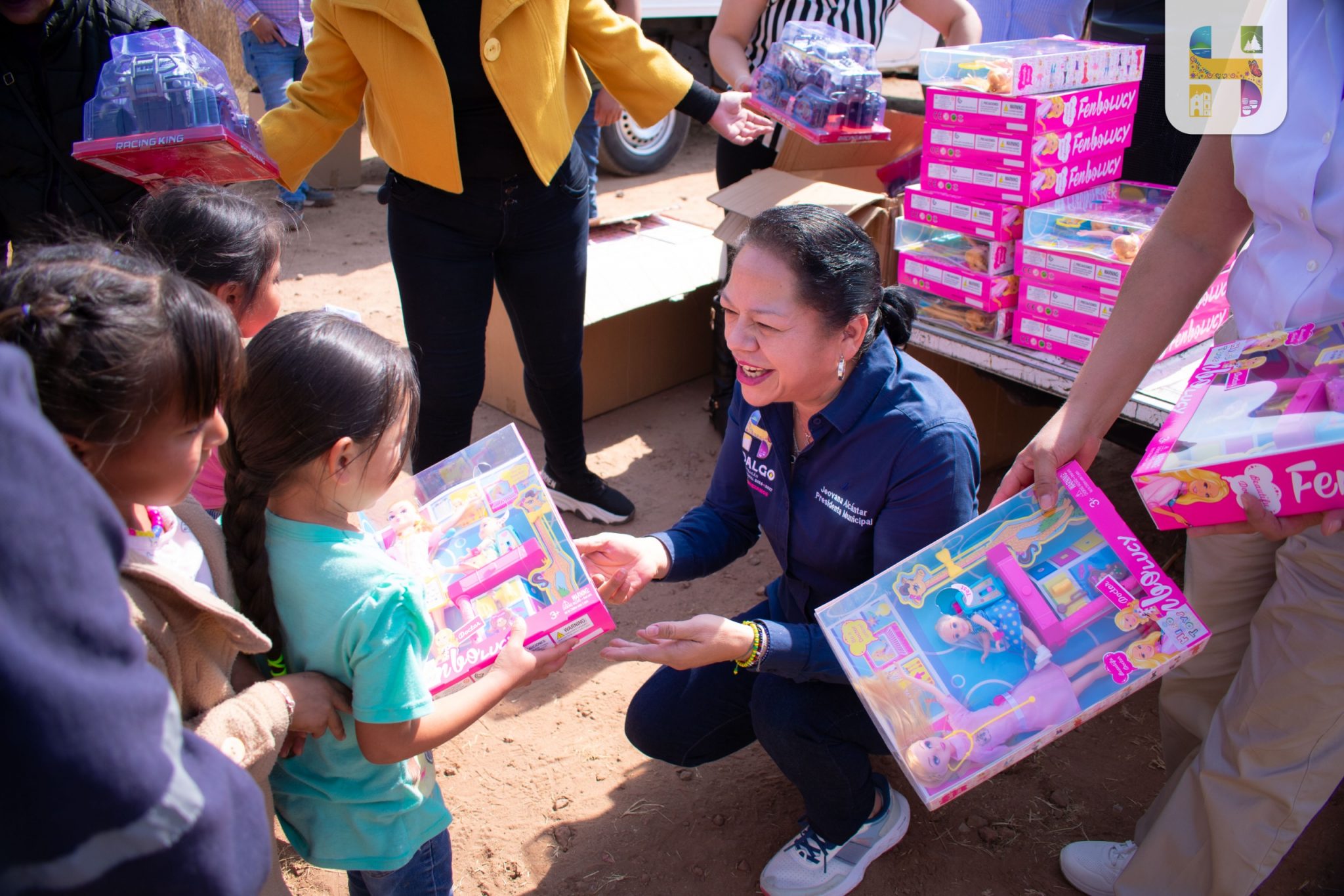 En apoyo a los Reyes Magos, Jeovana Alcántar, entregó juguetes y ...